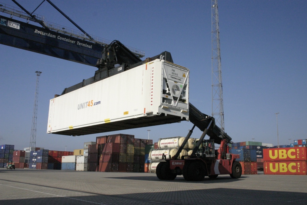 ALL-ELECTRIC DOUBLE STACK | UNIT45 Containers