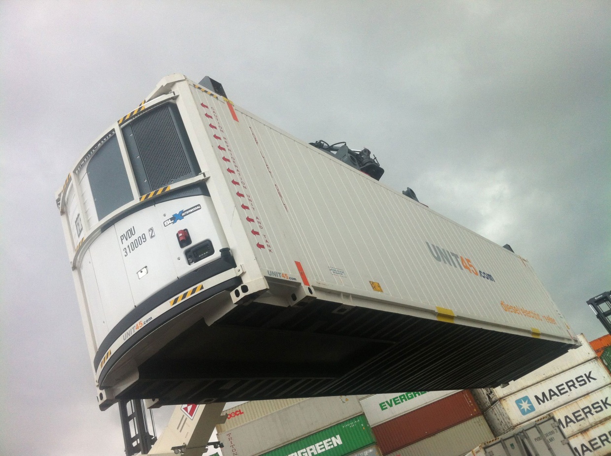 DIESEL ELECTRIC DOUBLE STACK | UNIT45 Containers