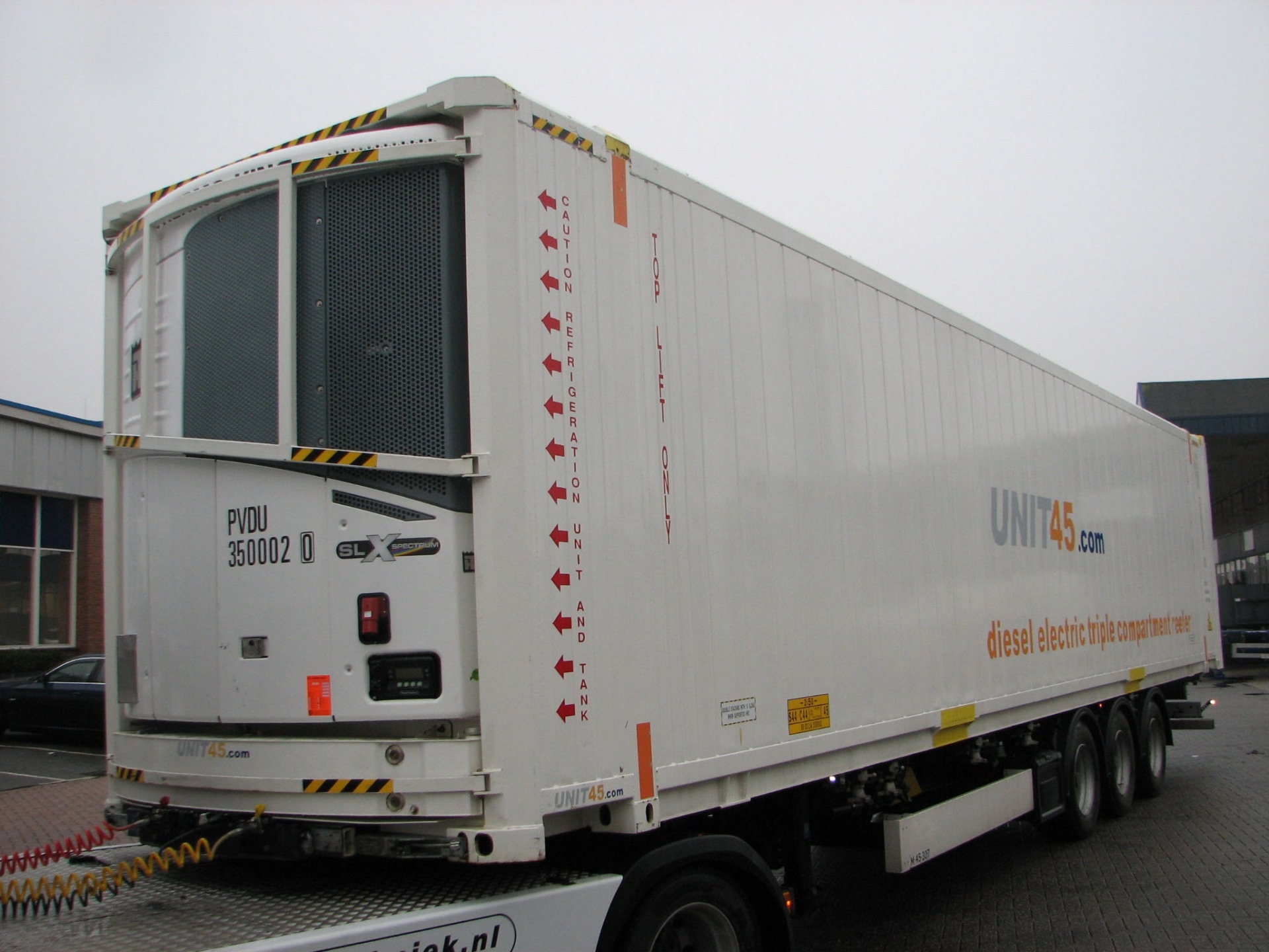 TRIPLE COMPARTMENT | UNIT45 Containers