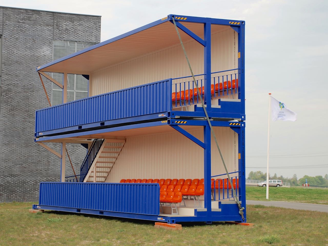 MODULAR GRANDSTAND | UNIT45 Containers