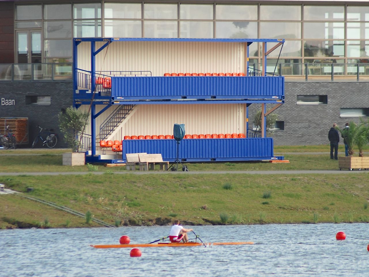 MODULAR GRANDSTAND | UNIT45 Containers