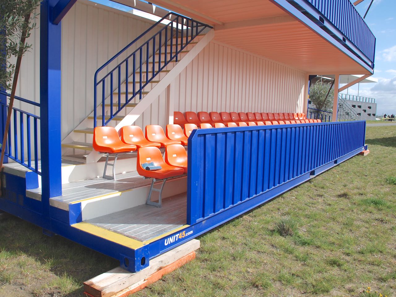 MODULAR GRANDSTAND | UNIT45 Containers